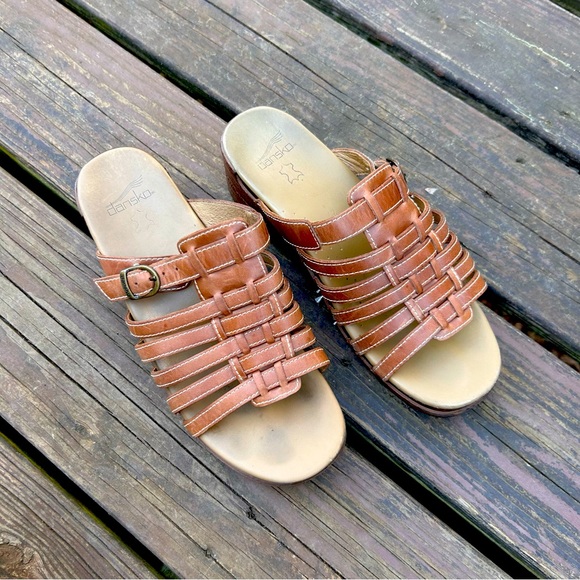 Dansko | Shoes | Dansko Platform Comfort Sandals In Carmel Size 5 42 ...